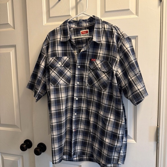 Wrangler | Shirts | Wrangler Blue And White Checkered Button Down Shirt ...